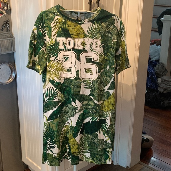 Divided | Dresses | Hm Divided Tokyo Tropical Dress Worn About Twice ...
